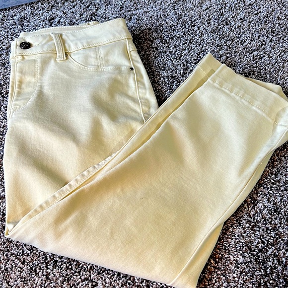 Laurie Felt | Jeans | Yellow Capri Jeans | Poshmark